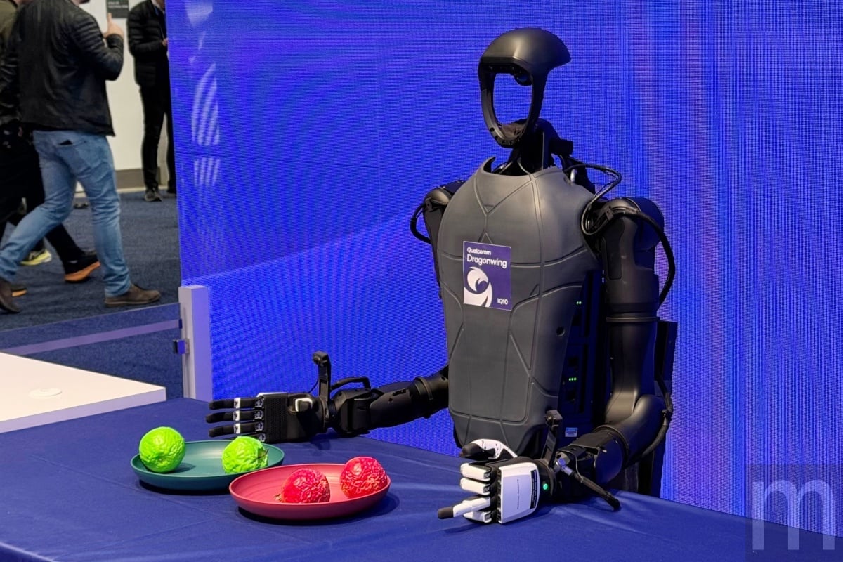 Are regular humanoid robots not enough? FedEx CEO: We need ...